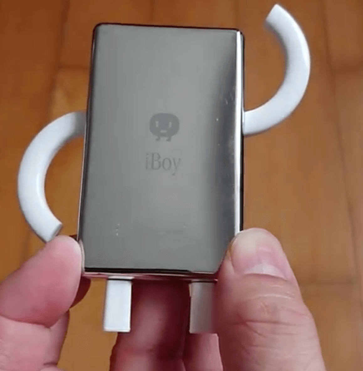 iBoy By Classicbot x Playsometoys - The Toy Chronicle