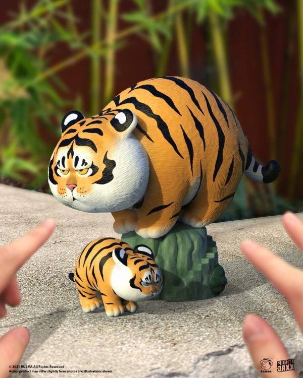 Bu2ma x Mighty Jaxx: It's Lonely At The Top - The Toy Chronicle