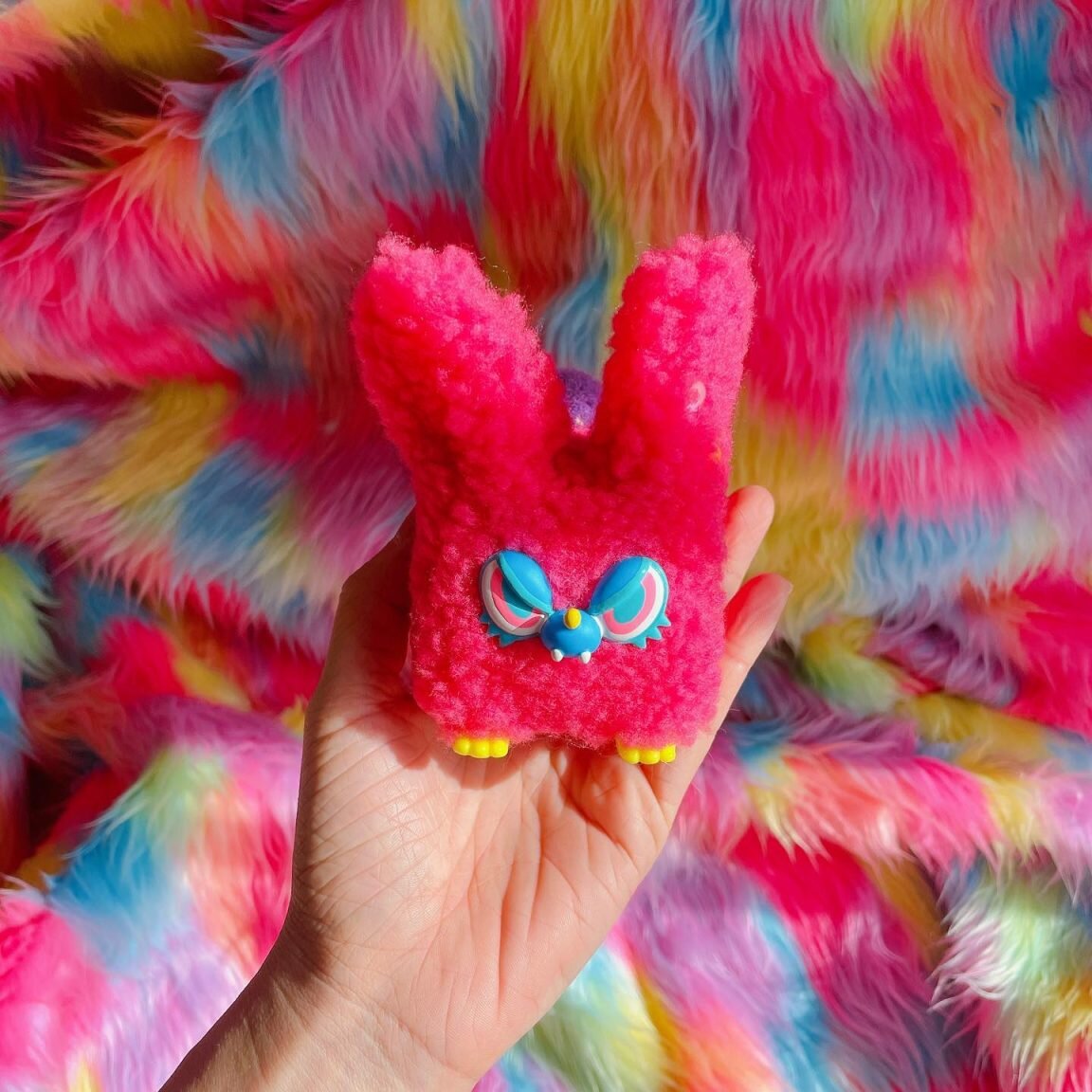 Rato Kim Presents Fluffy Box Bunny - The Toy Chronicle