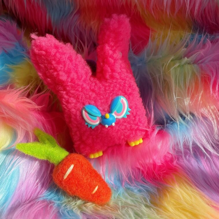 Rato Kim Presents Fluffy Box Bunny - The Toy Chronicle